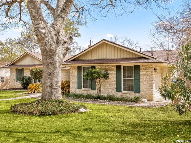 8318 Heraldry St