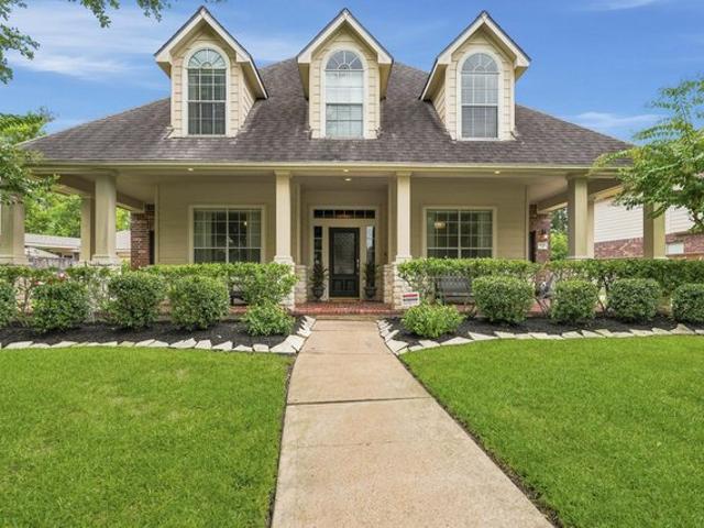 8310 Big Bend Dr, Sugar Land, TX 77479