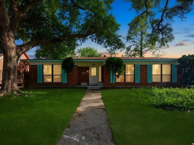 8310 Glenlea St, Houston, TX 77061