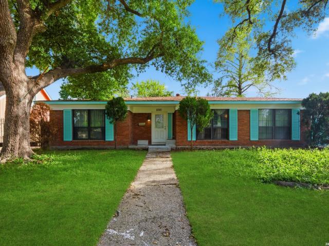 8310 Glenlea St, Houston, TX 77061 | MLS #1956 | Compass