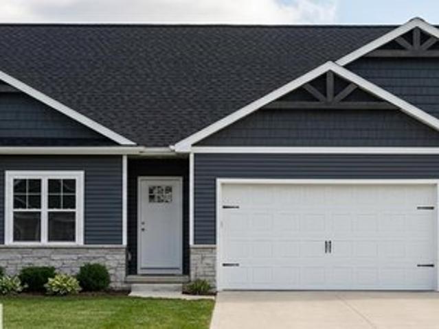 8310 Xavier Dr, Neenah, WI 54956