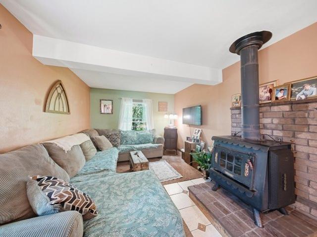 8311 Fox River Rd, Waterford, WI 53185
