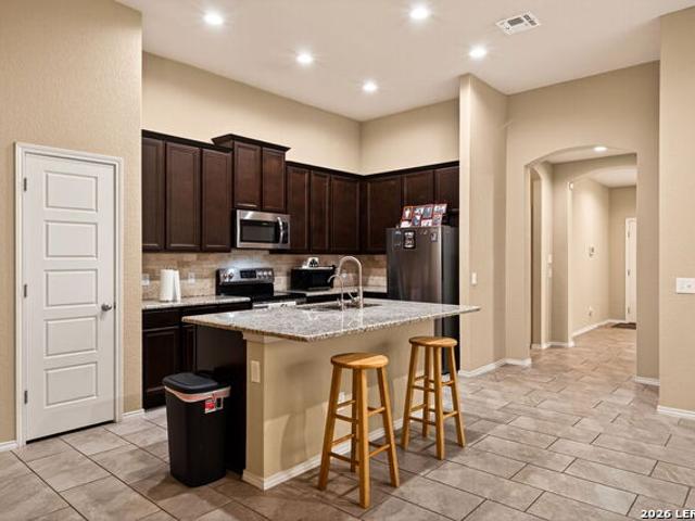 8311 Prickly Oak