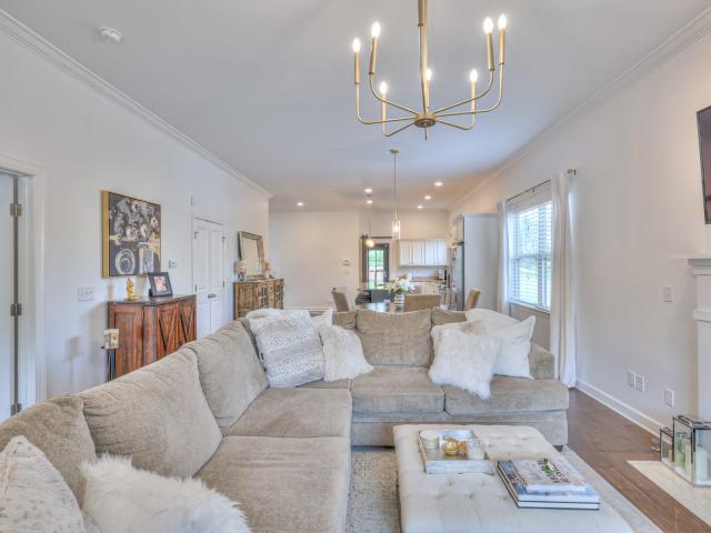 8313 Middlewick Ln