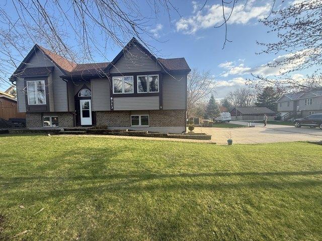 8313 Garrison Rd, Wonder Lake, IL 60097