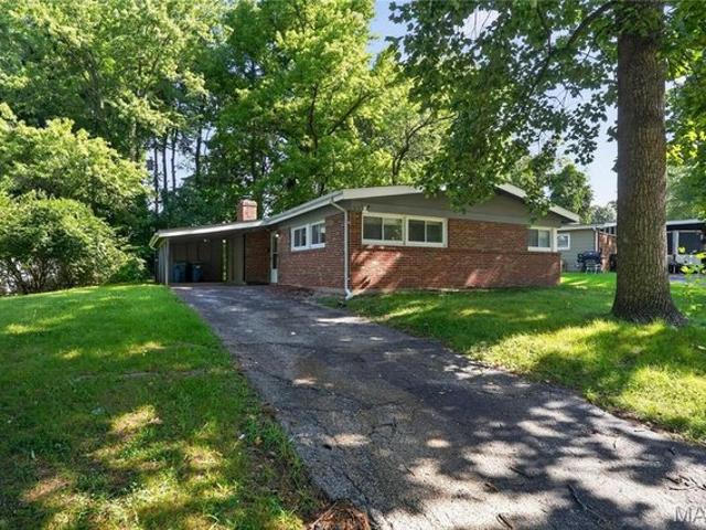 8313 Pepperidge Dr, Berkeley, MO 63134