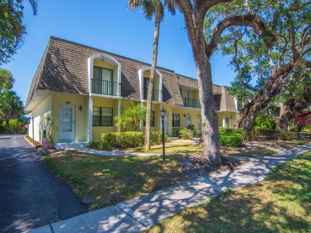 831 Camelia Ln, Unit 4, Vero Beach, FL 32963 | MLS #278208 | Compass