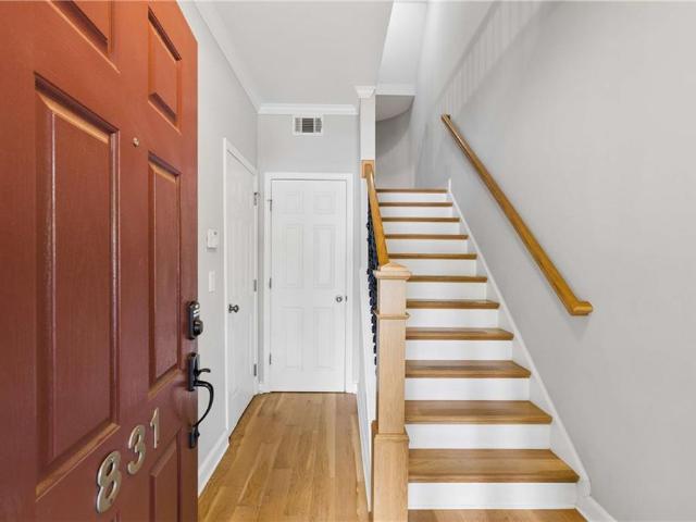 831 Charles Bank Avenue SE
