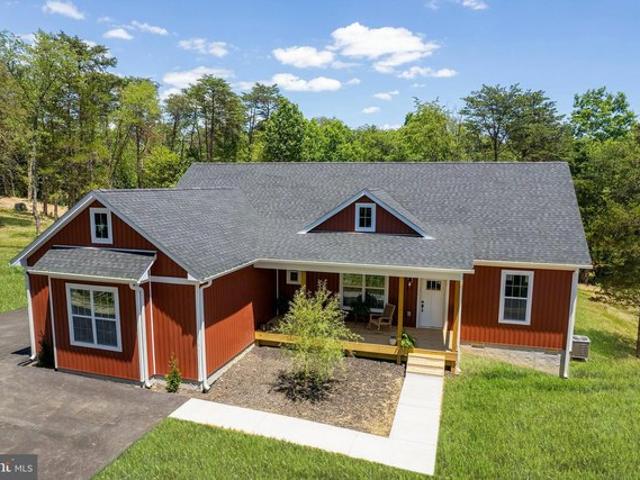 831 Avanti Dr, Bunker Hill, WV 25413