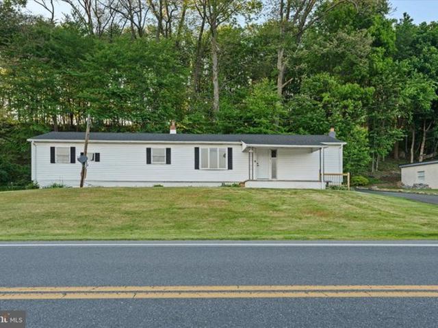 831 Deturksville Rd, Pine Grove, PA 17963
