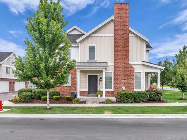 831 E Oakhampton Dr, Sandy, UT 84094