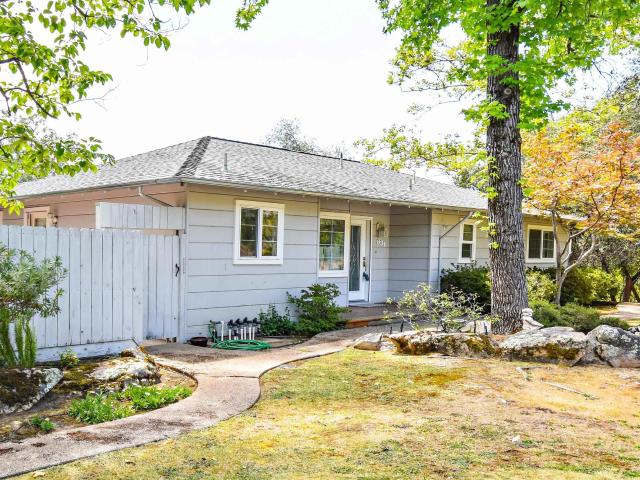 831 E Oakside Dr