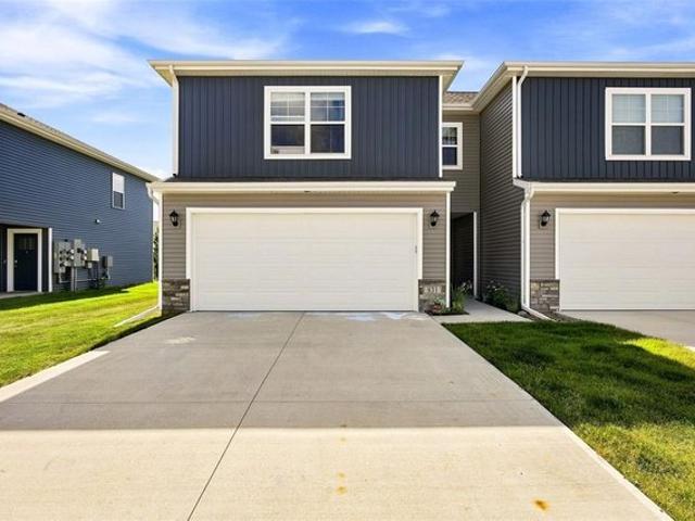 831 Oak Dr, Palo, IA 52324