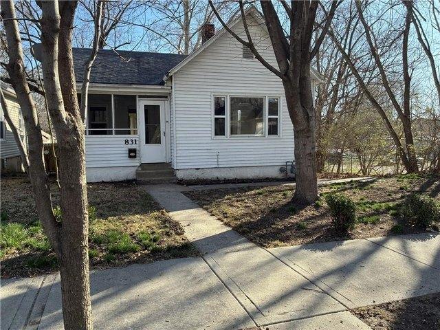 831 Ottawa St, Leavenworth, KS 66048