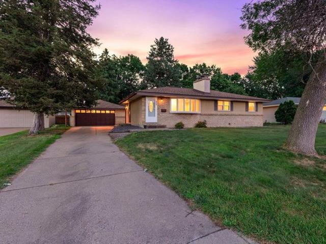831 Overton Dr NE, Fridley, MN 55432