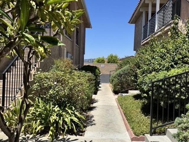 831 Las Lomas Drive
