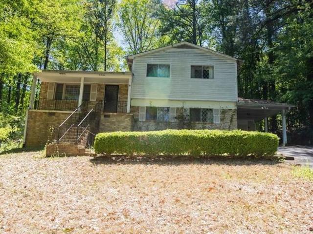 831 Magna Carta Dr NW, Atlanta, GA 30318