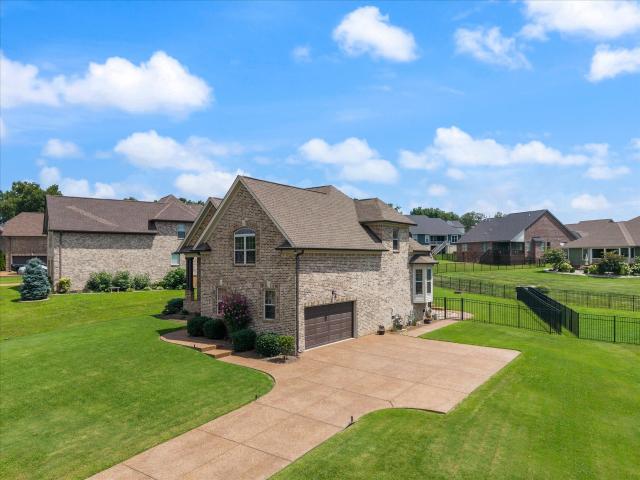 831 Manner Ln