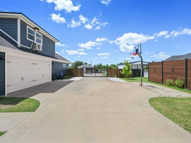 831 Mimosa Lane