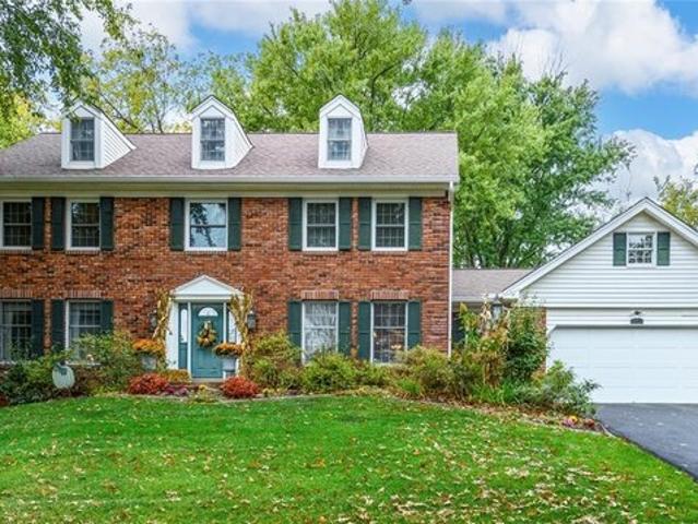 831 Minarca Dr, Des Peres, MO 63131