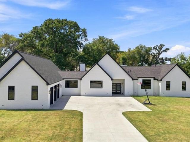 831 N 4389 Ln, Pryor, OK 74361