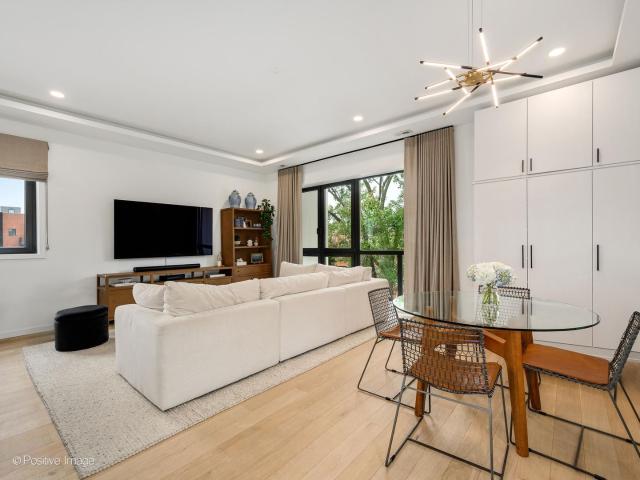 831 N Maplewood Avenue # 3