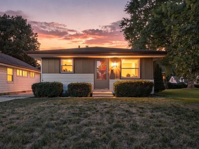 831 S 110th St, West Allis, WI 53214