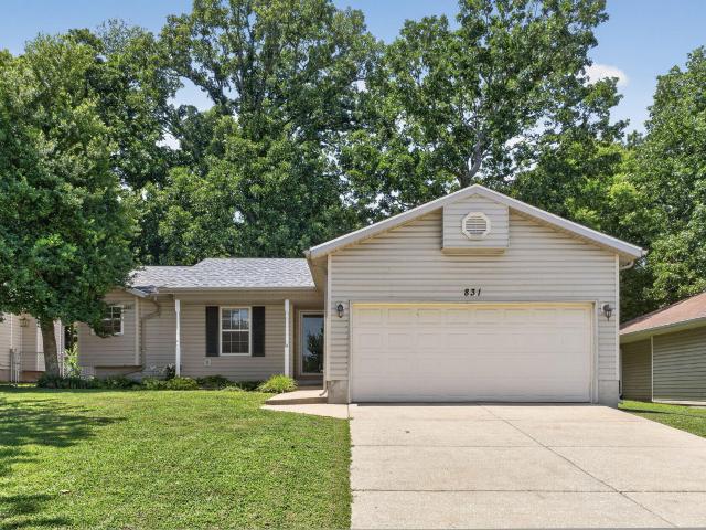 831 S Hickory Lane