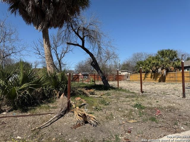 831 S San Eduardo Ave
