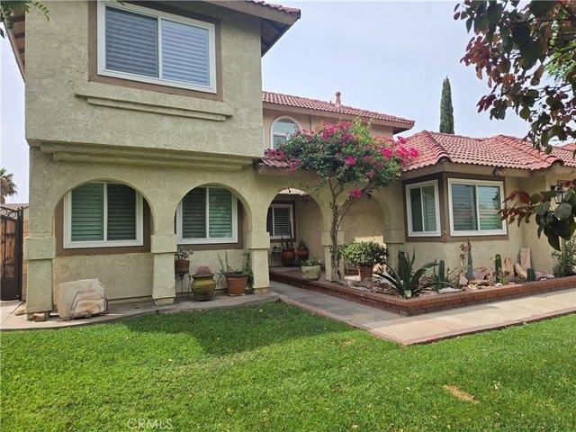 831 W El Molino St, Bloomington, CA 92316