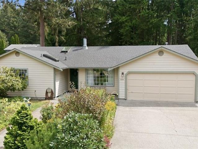 8324 Lake Forest Dr SE, Olympia, WA 98503