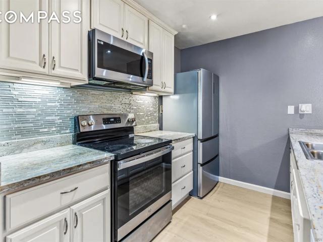 8324 Regents Rd 1B, San Diego, CA