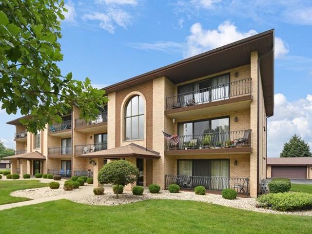 8324 th Pl Apt 3W, Tinley Park, IL 60477