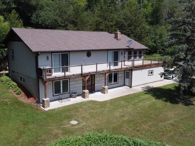 8325 Skunk Hollow Trl, Cannon Falls, MN 55009