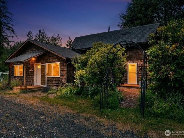 8325 Spurgeon Creek Rd SE, Olympia, WA 98513