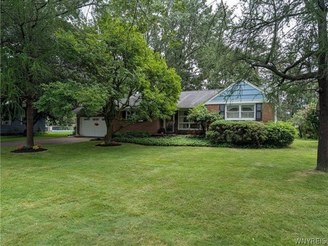8325 Vernon Cir, Buffalo, NY 14221