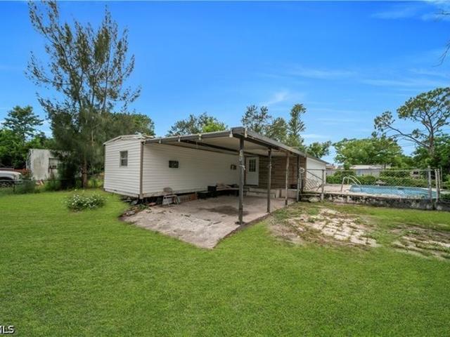 8326 Breeze Dr, North Fort Myers, FL 33917