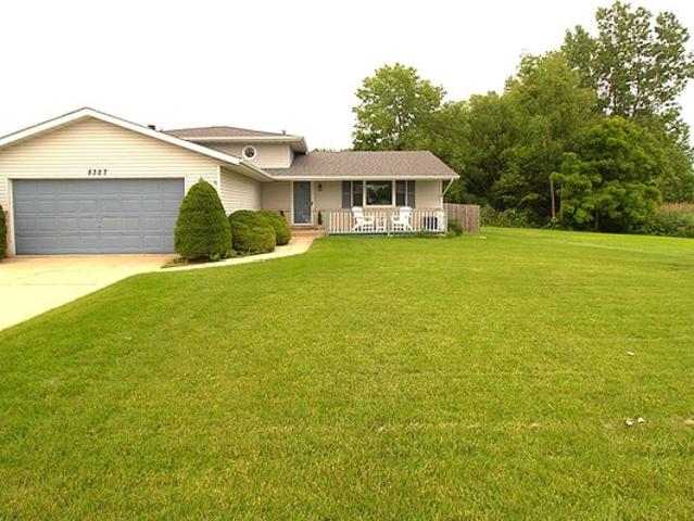8327 Edison St, Crown Point, IN 46307