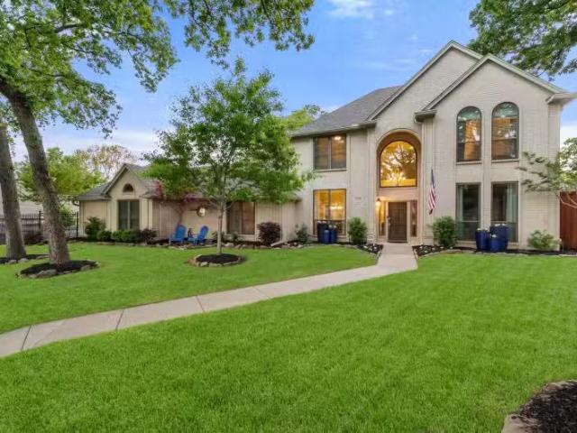 8329 Thorncrest Ct, North Richland Hills, TX 76182 MLS 20904.
