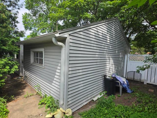 8329 W Auer Ave