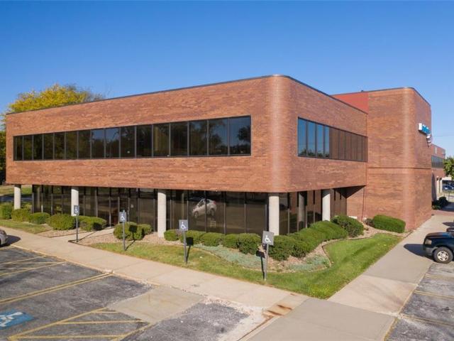 8320 N Oak 222 Trafficway