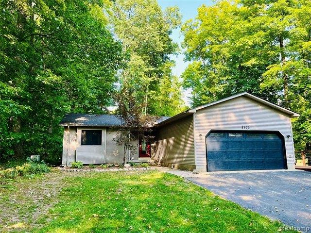 8320 Outer Dr S, Long Lake, MI 49685
