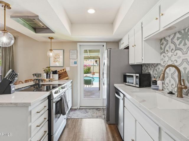 8320 e buena terra way