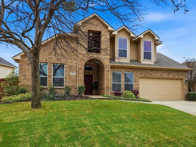 8321 Marsh St, Lantana, TX 76226