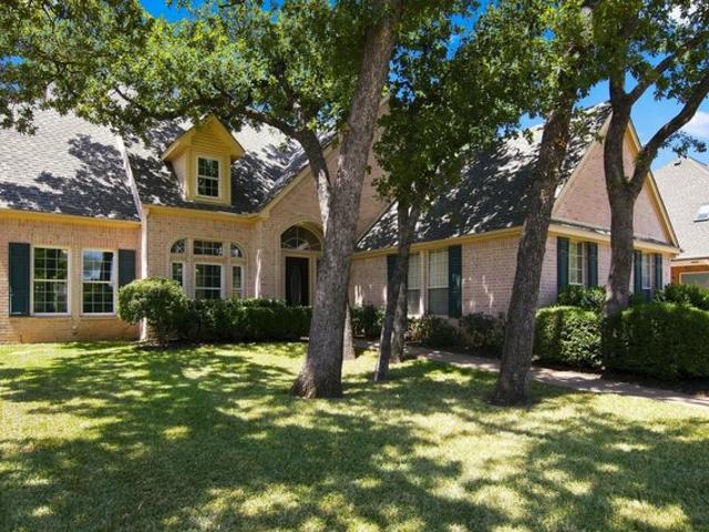 8321 Brandonwood Dr, North Richland Hills, TX 76182