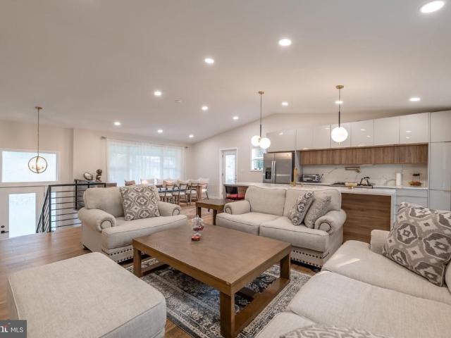 8321 Raymond Lane