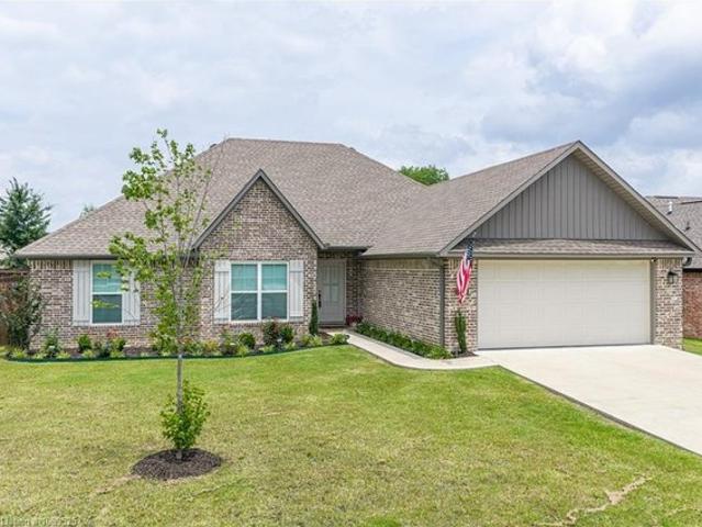 8323 McLaren Dr, Fort Smith, AR 72916