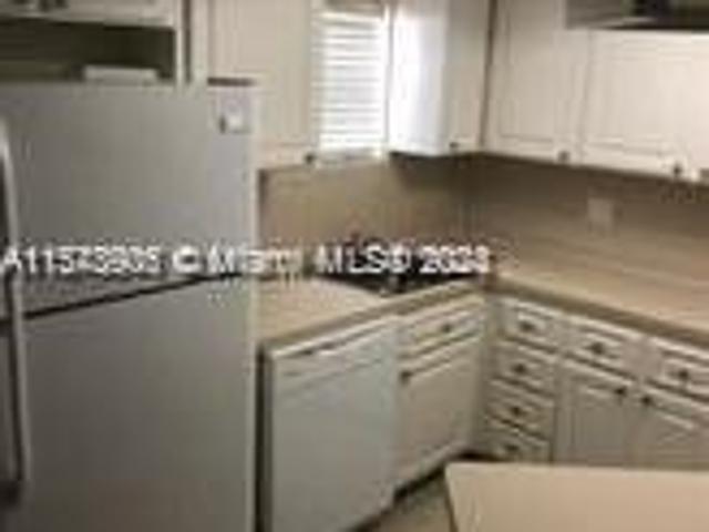 8323 Lake Dr #201, Doral, FL 33166