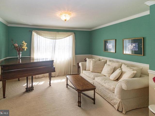 832 Cotswold Road