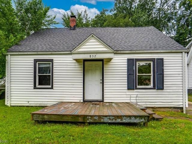 832 Caddo Ave, Akron, OH 44305